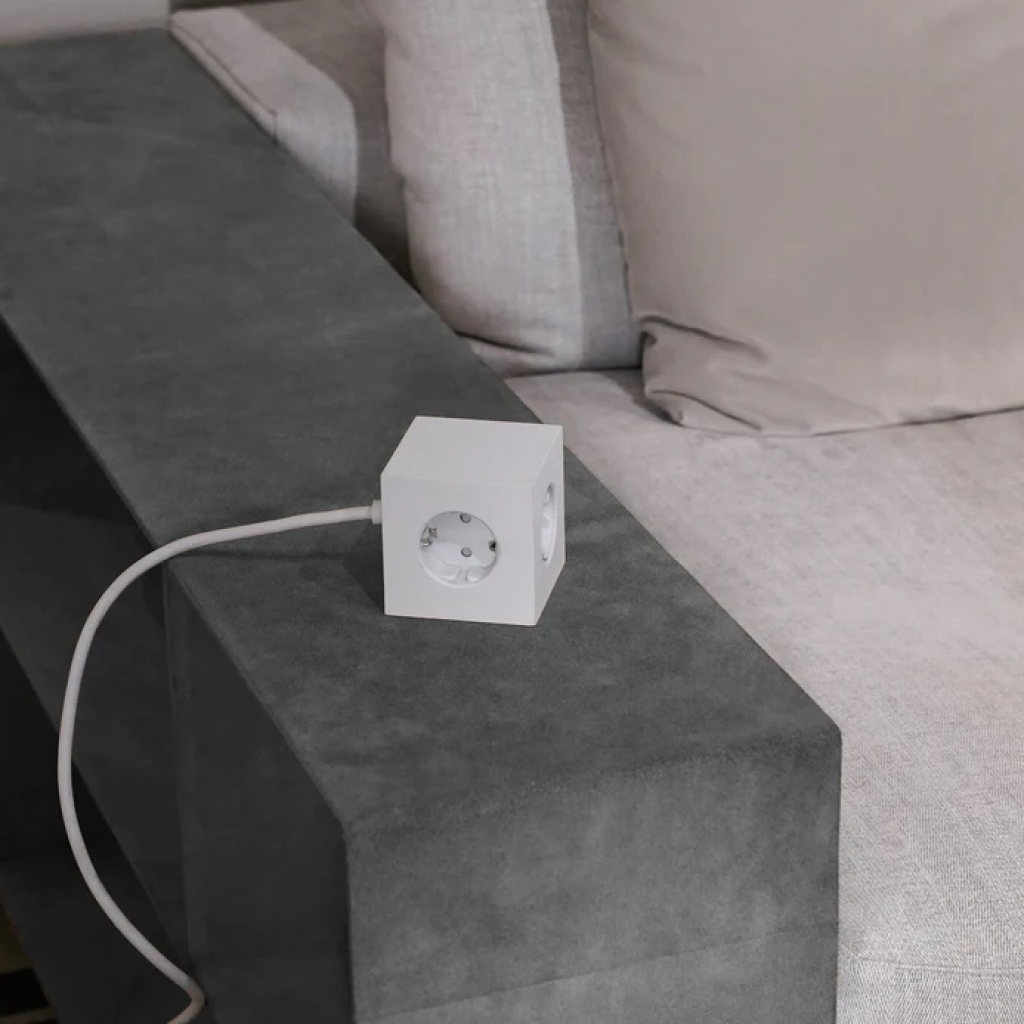 Avolt Square 1 stekkerdoos | HOOGSPOOR Design Light